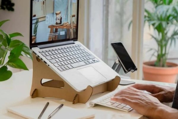 Guide to Using a Laptop Stand Properly for Beginners